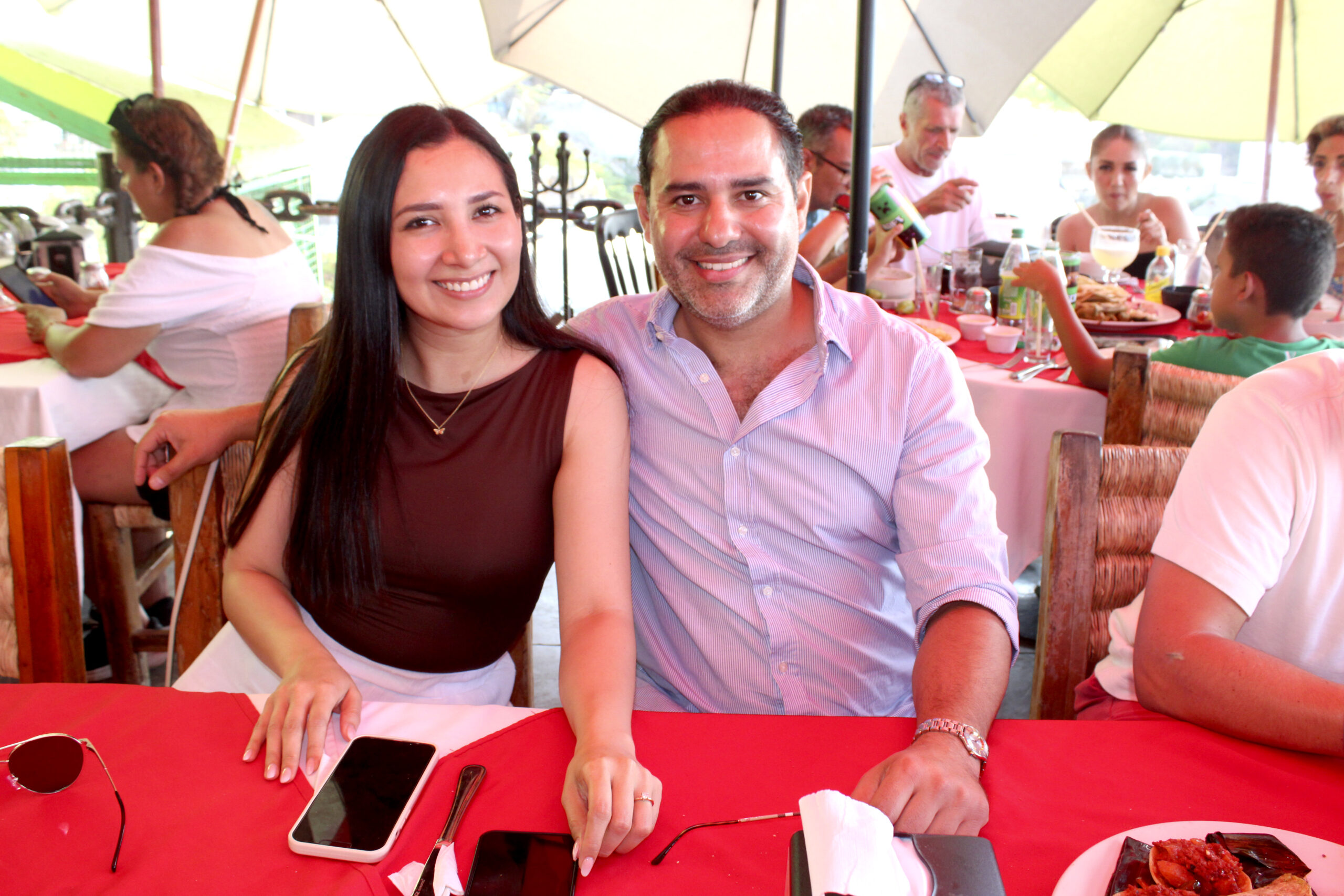 Se Despiden de la Soltería Louisa y José Juan
